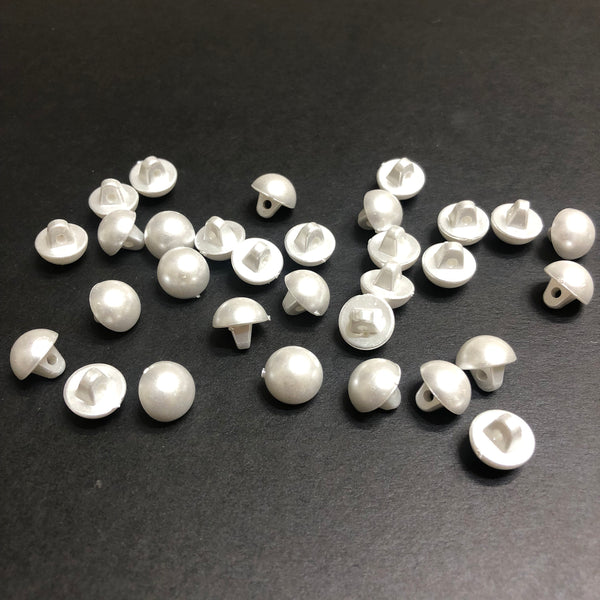 White Pearl Buttons – Carchop Need